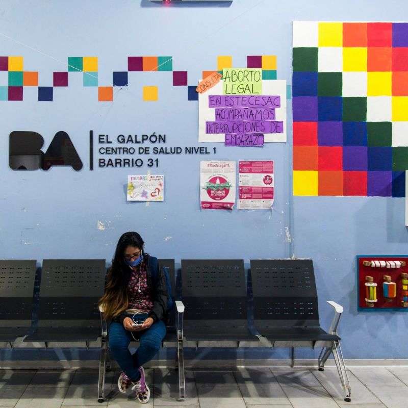 “Un virus contagioso arrasa con un barrio donde la gente vive hacinada”